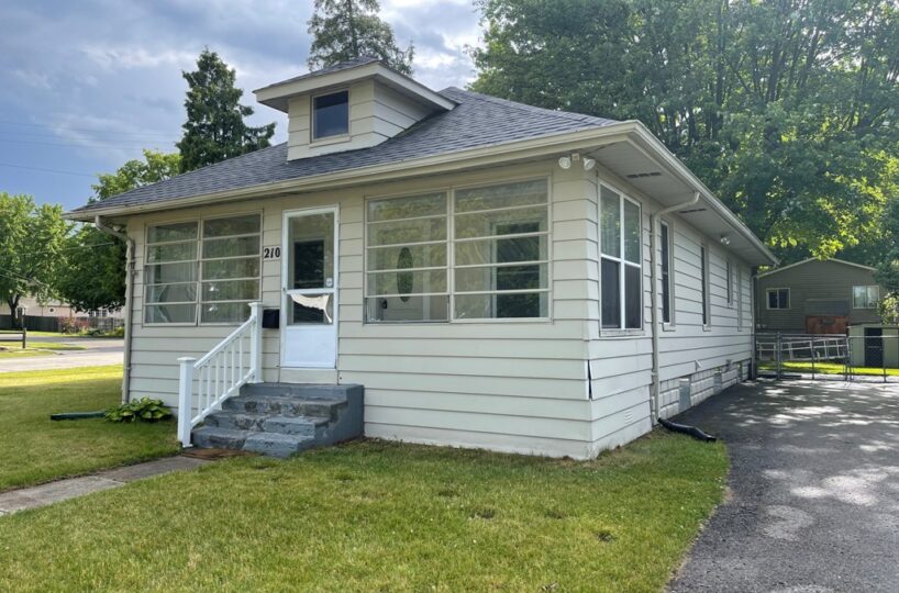 210 West St., Fenton, MI 48430 – England Real Estate Company